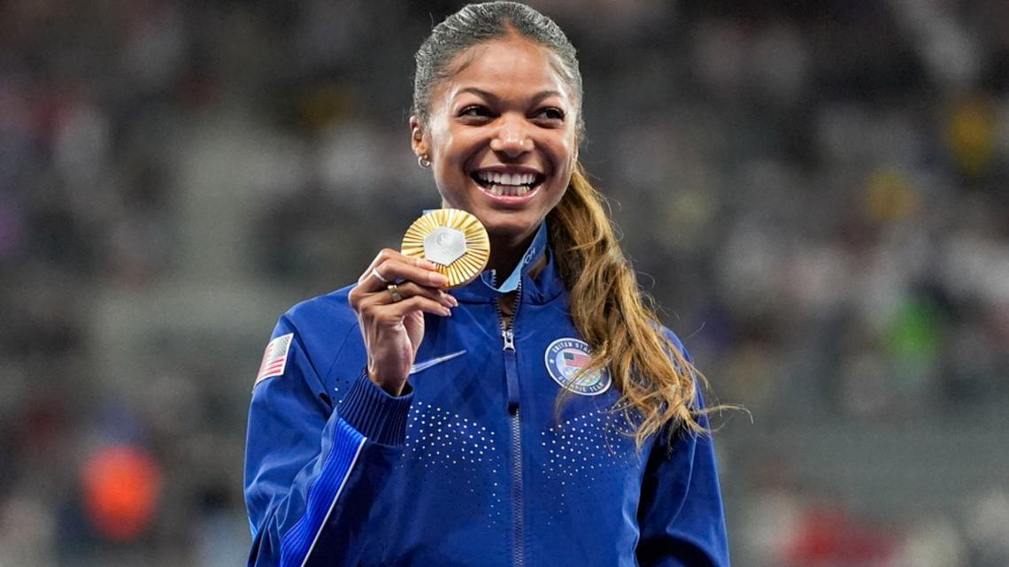 North Carolina's Bryson Battle to compete in the 'The Voice' Playoffs ...