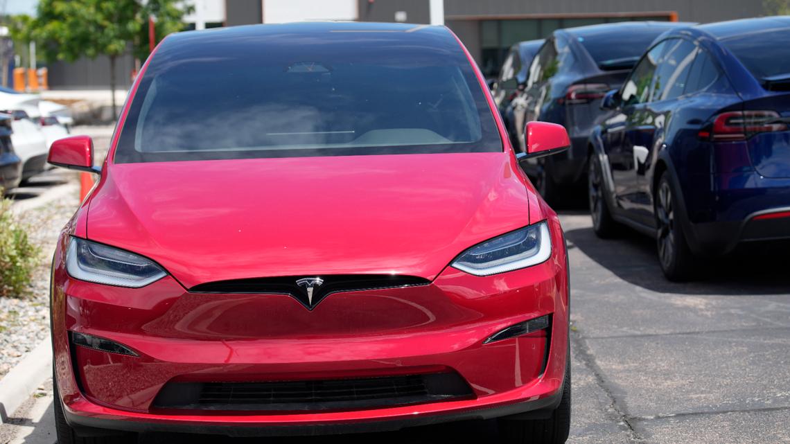 Tesla's sales fall for second straight quarter despite price cuts ...