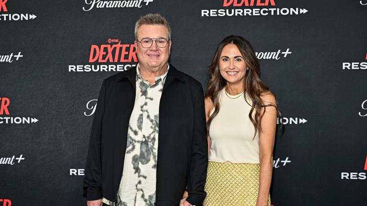 Eric Stonestreet, Lindsay Schweitzer are officially married, actor ...
