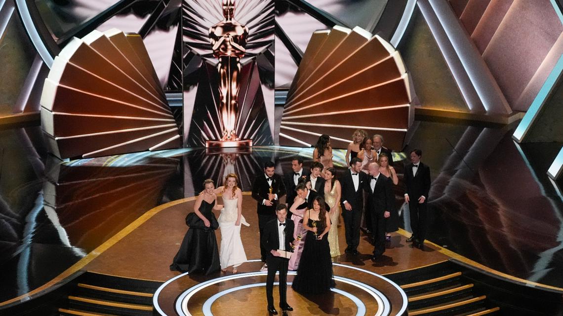 Disney apologizes after Hulu's Oscars livestream cut off before the ...