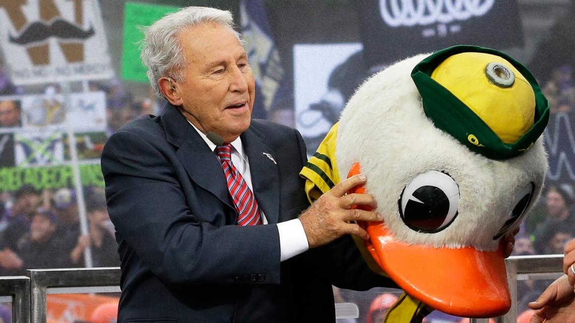 Lee Corso retires: Who was his final headgear pick on 'College GameDay ...