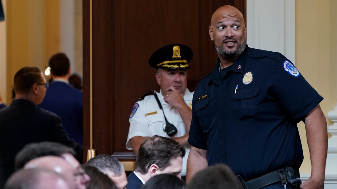 USCP Officer Dunn denies Oath Keepers tried to help on Jan. 6 | wcnc.com