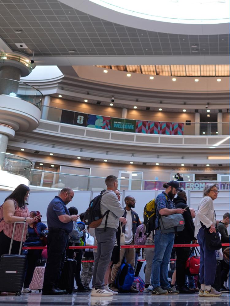 Senators consider deal to fund Homeland Security but not ICE ...