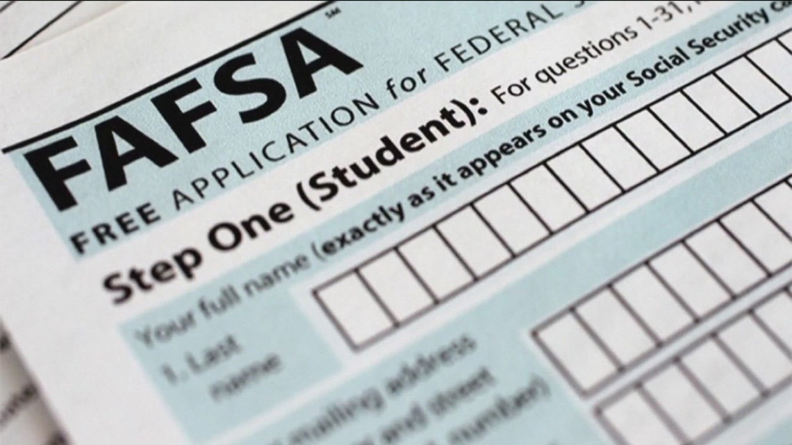 FAFSA change delays financial aid decision for college students | wcnc.com