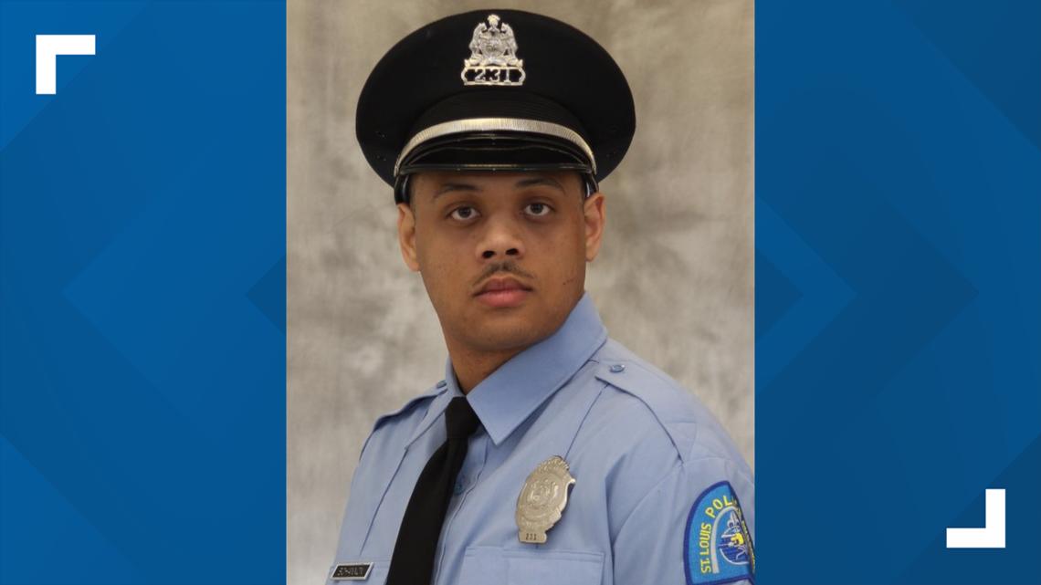 St. Louis police officer shot Saturday dies | wcnc.com