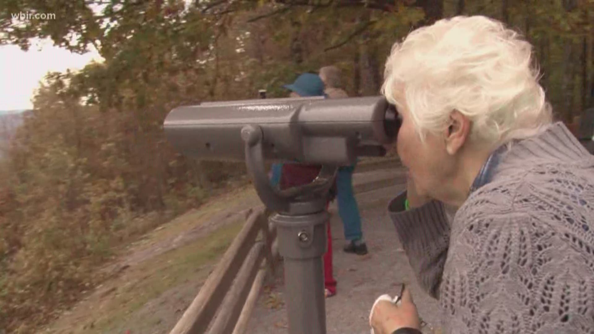Viewfinders in the Smokies allow colorblind people to see fall foliage ...