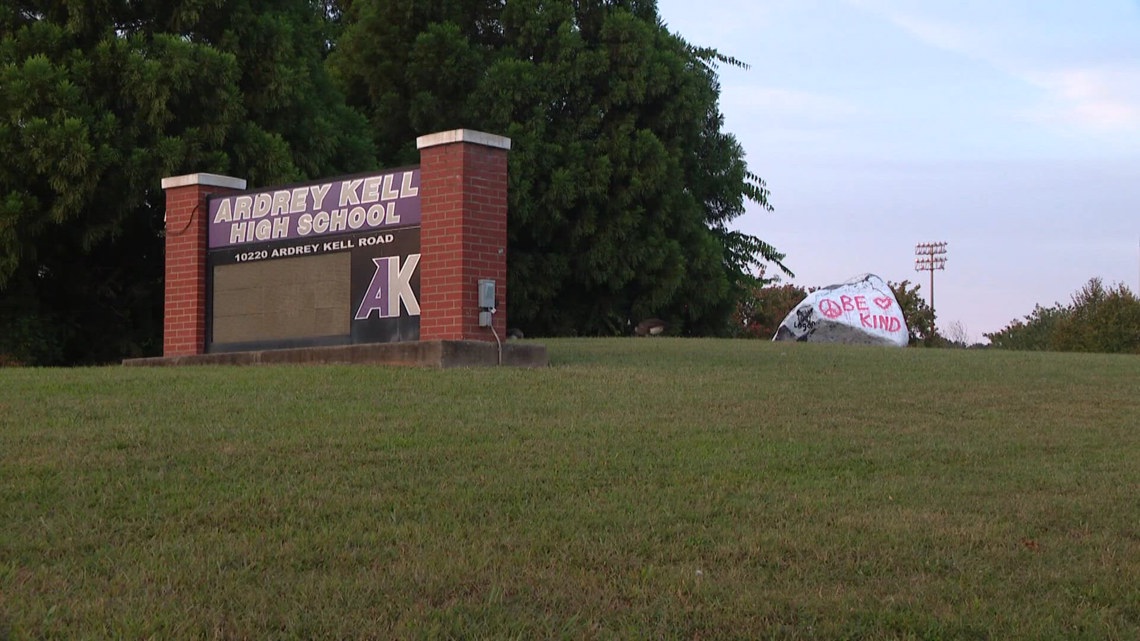 CMS school board members to vote on a district-wide free speech policy ...