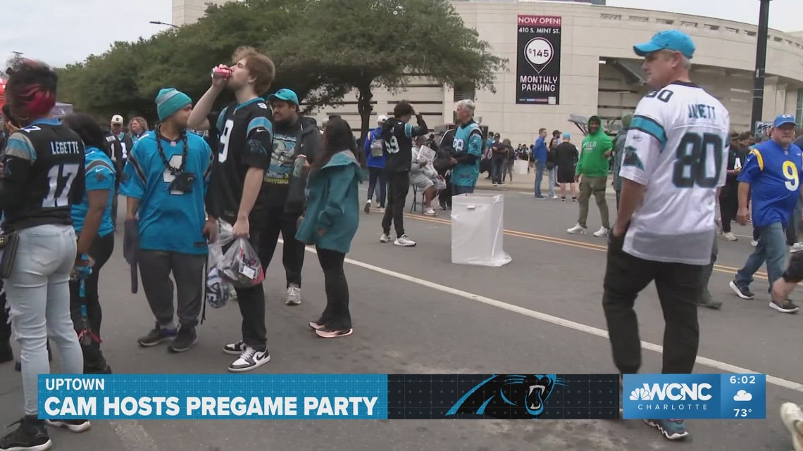 Panthers fans flood Uptown ahead of Playoff game tailgate | wcnc.com