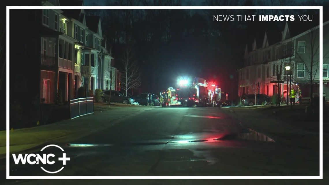 Charlotte Fire crews respond to condo fire | wcnc.com
