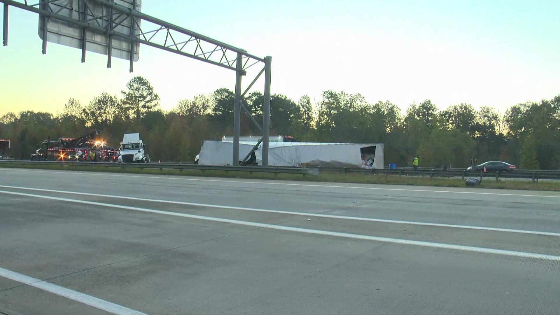 1 lane reopens after tractor-trailer flips on I-485 | wcnc.com