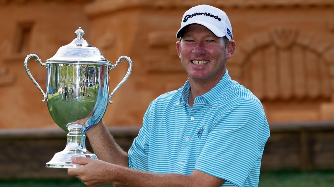 Jim Herman rallies to win Wyndham, qualifies for FedEx playoffs | wcnc.com