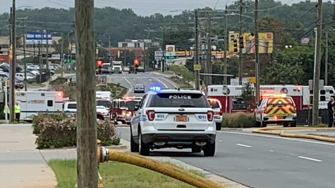 Large fire shuts down stretch of North Tryon Street | wcnc.com