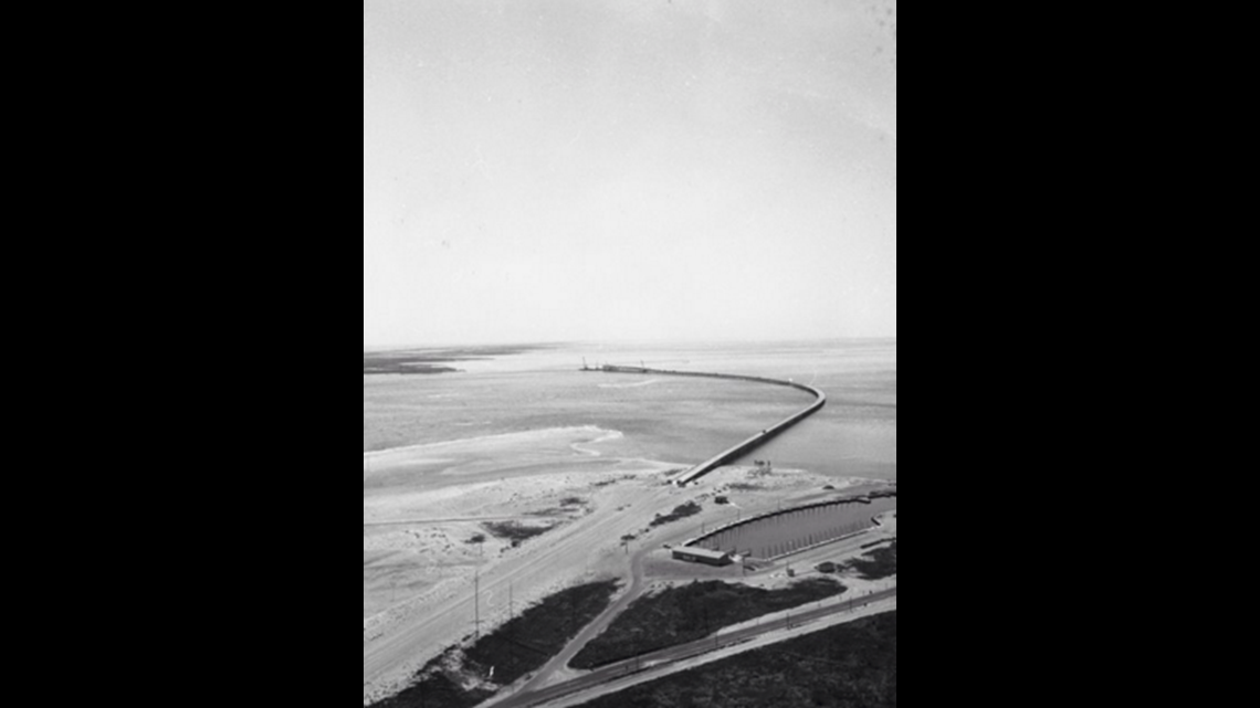 Construction of new Outer Banks bridge attracts sightseers | wcnc.com