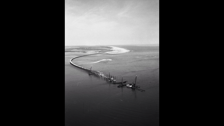 Construction of new Outer Banks bridge attracts sightseers | wcnc.com