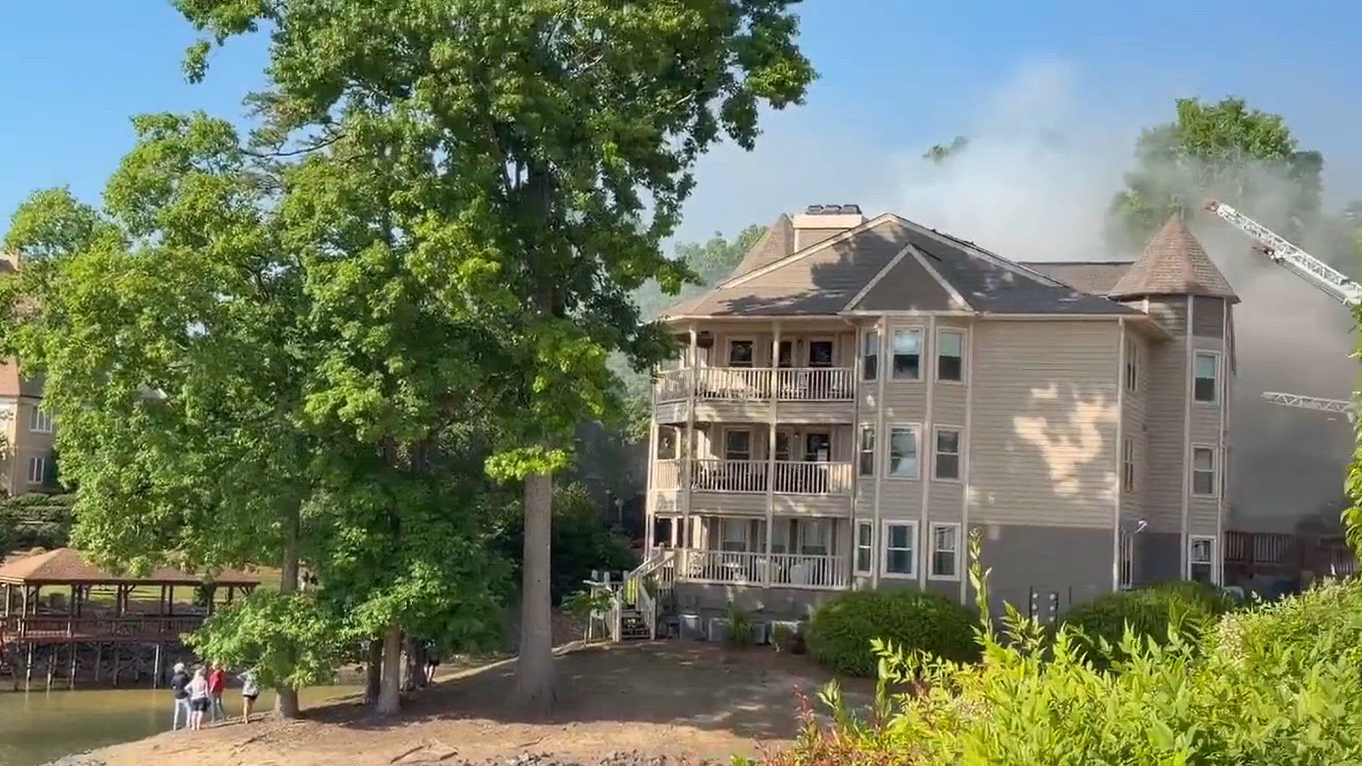 Fire at Lake Wylie condos | wcnc.com