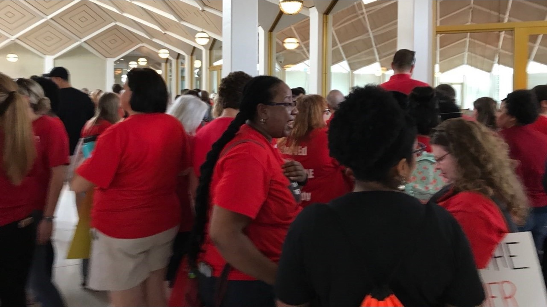 Gov. Cooper shows support of teachers during Raleigh rally | wcnc.com