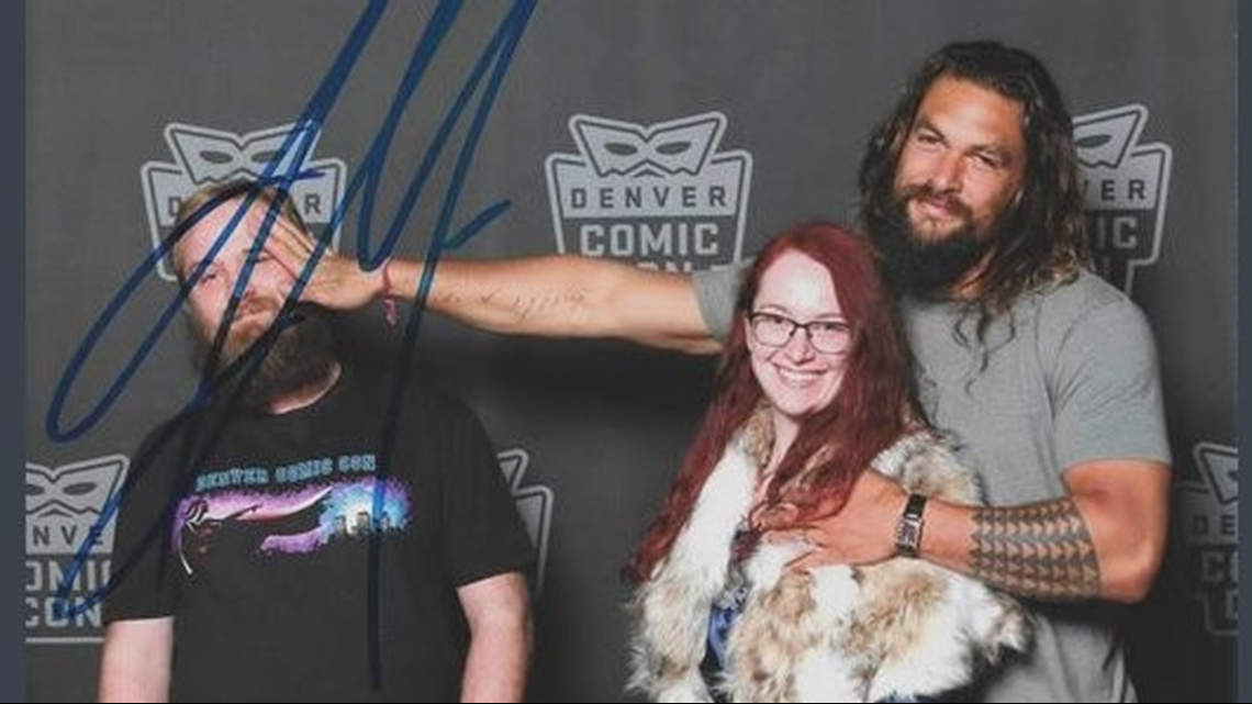 This fan's Comic Con photo with Jason Momoa might be the best thing you ...