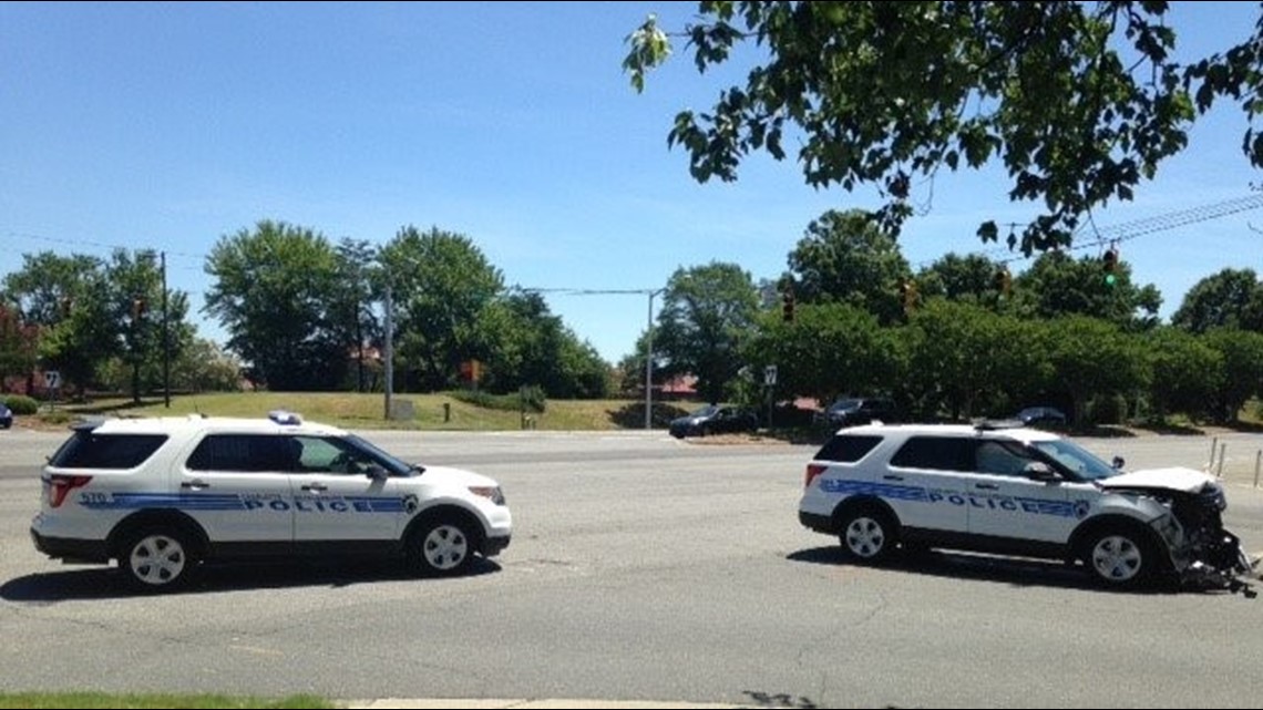 2 hurt in crash involving CMPD cruiser in northeast Charlotte | wcnc.com