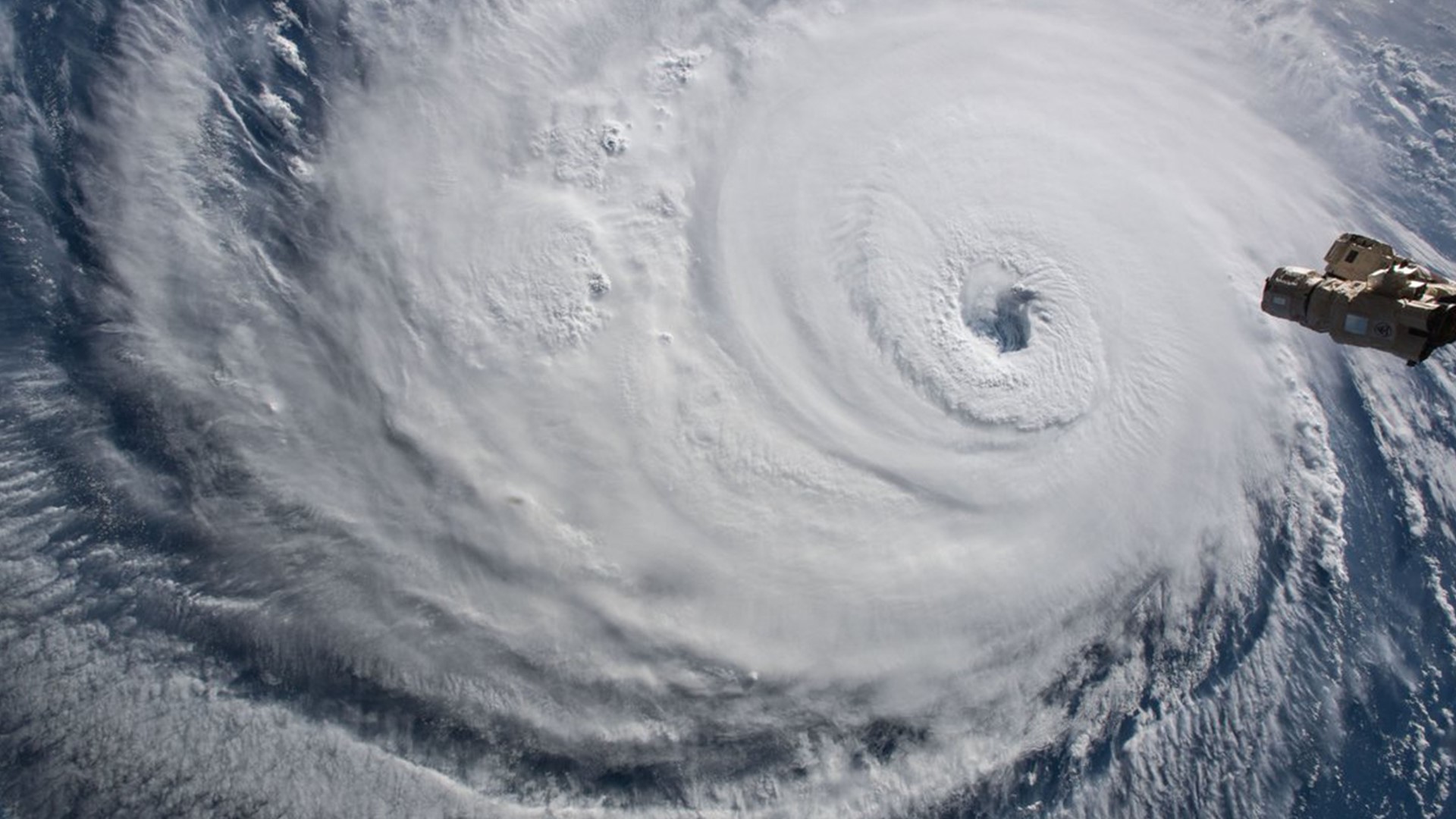 PHOTOS: NASA captures stunning views of Hurricane Florence from space ...