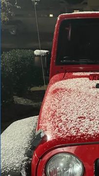 Snow flurries fall across Charlotte during November Arctic blast | wcnc.com