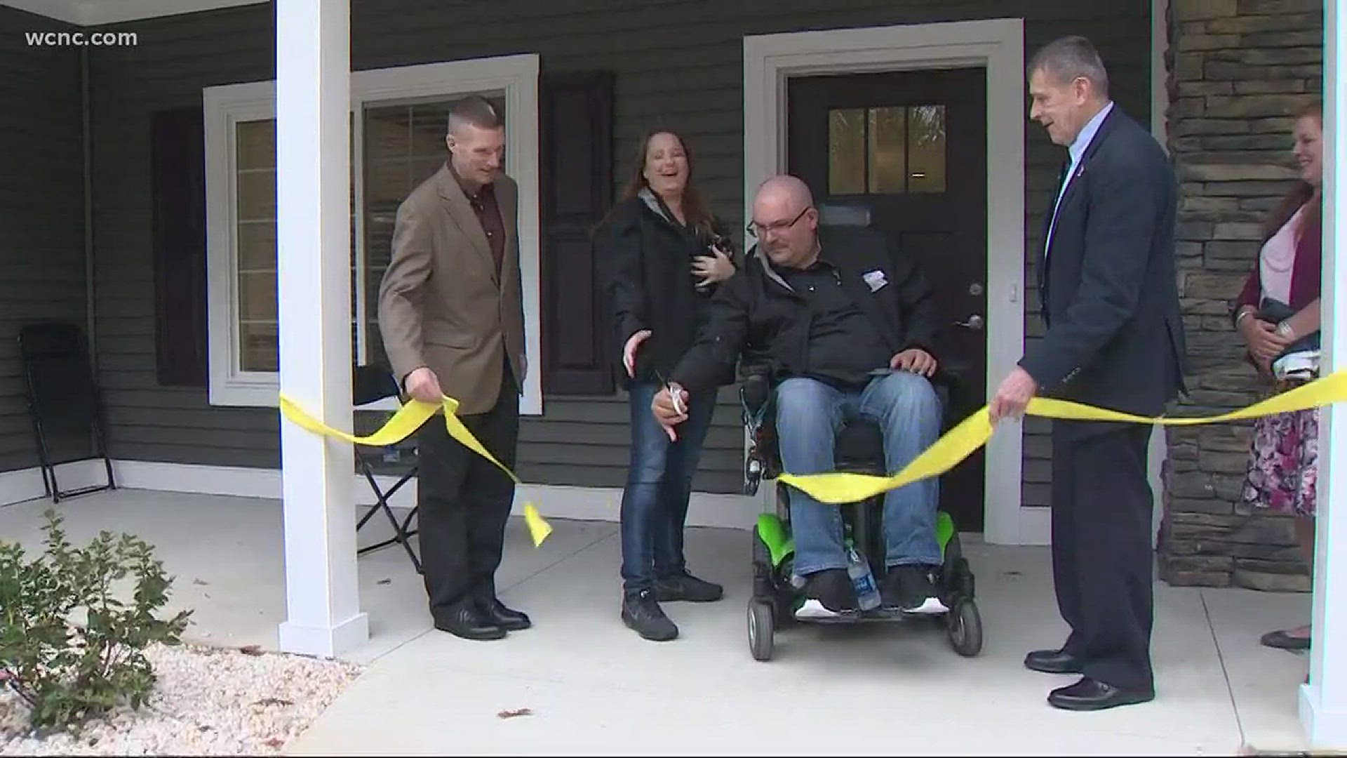 Community gives Army Sergeant keys to new home | wcnc.com