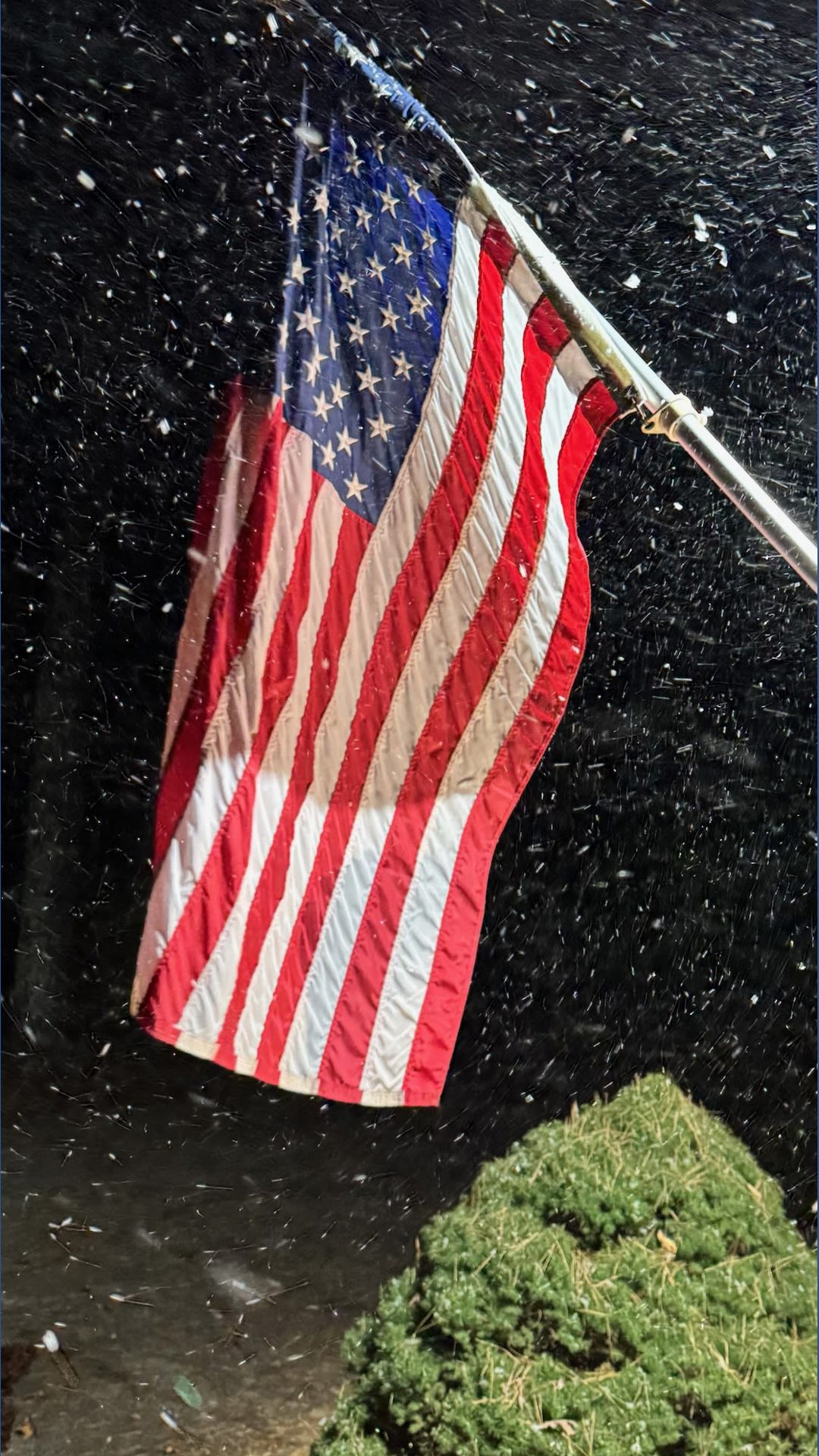 Snow flurries fall across Charlotte during November Arctic blast | wcnc.com