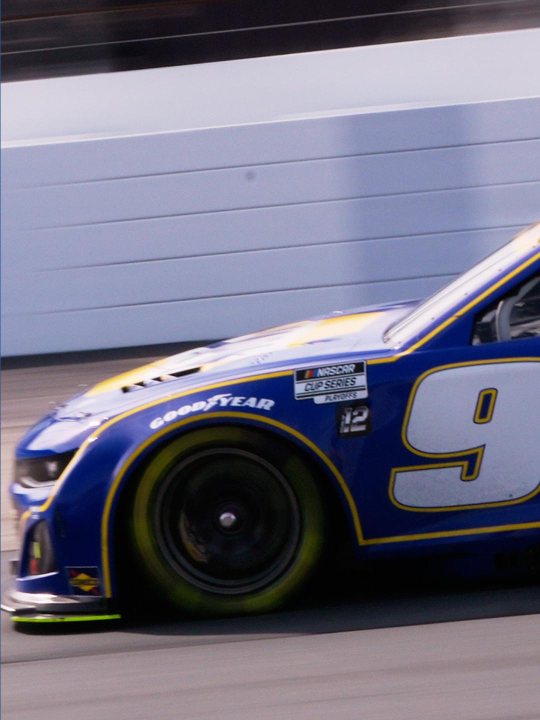 Chase Elliott wins Kansas NASCAR after final lap pass | wcnc.com