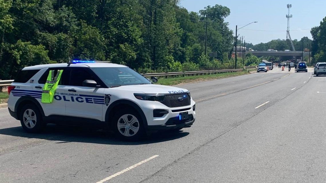 1 killed in southwest Charlotte crash, police say | wcnc.com