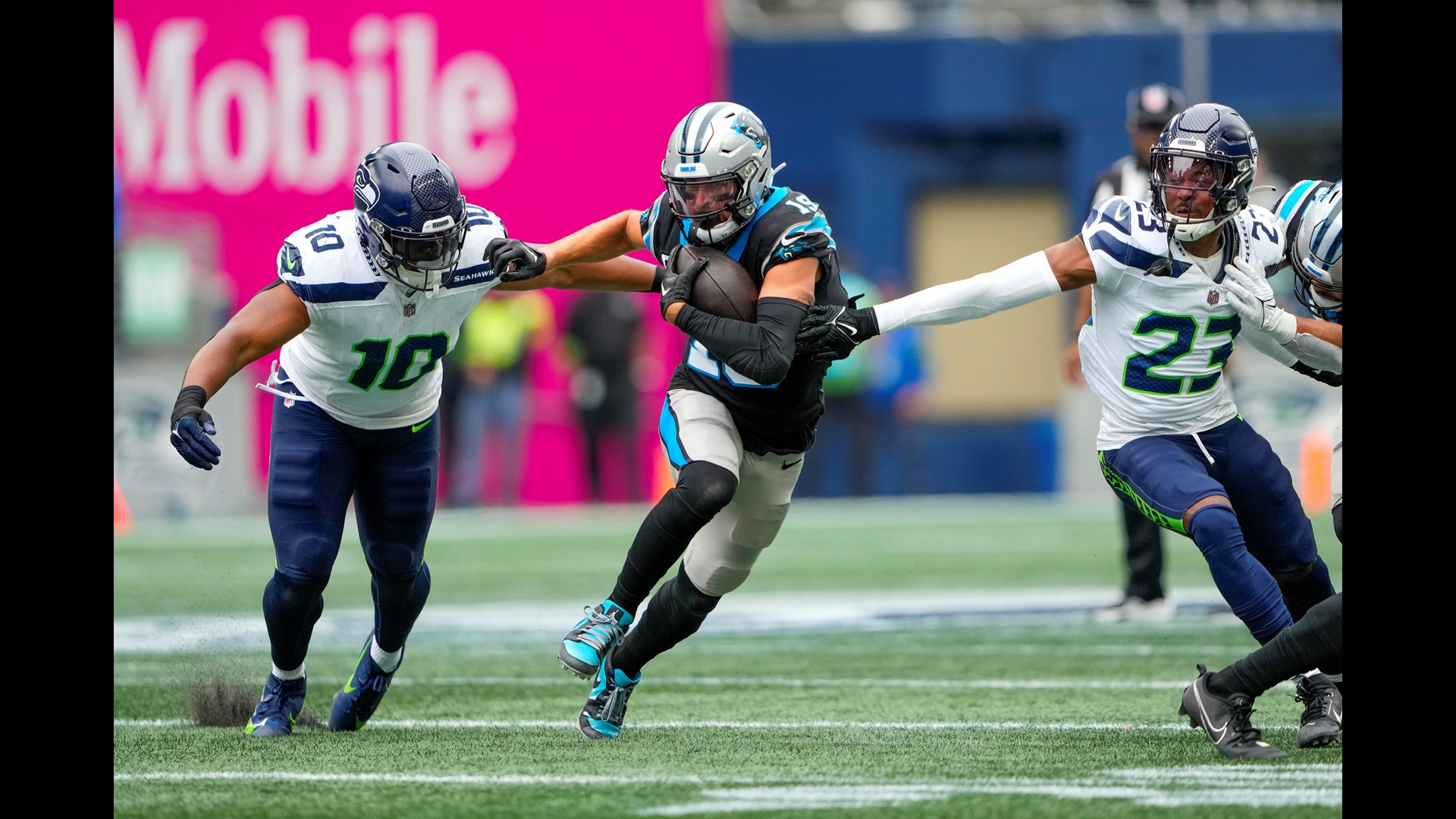 Seattle Seahawks take down Panthers 37-27, Carolina now 0-3 | wcnc.com