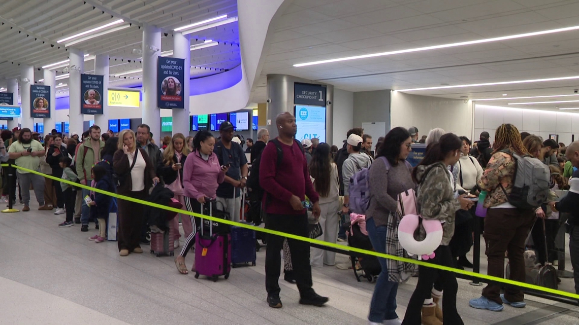 Severe weather delays hundreds of flights at Charlotte airport | wcnc.com