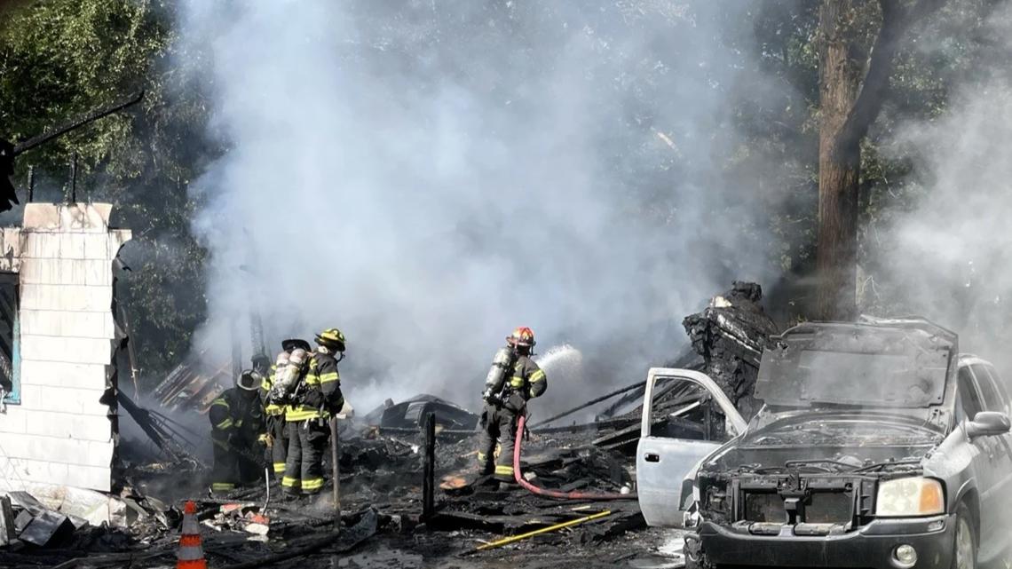Oxygen tanks explode, roof collapses in deadly SC house fire | wcnc.com