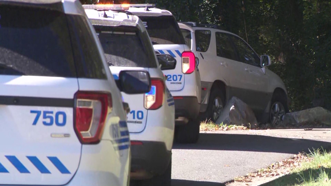 Suspect arrested after high-speed chase in stolen SUV, CMPD says | wcnc.com