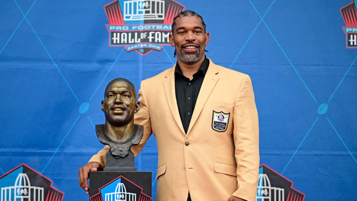 Julius Peppers enshrined in Pro Football Hall of Fame | Panthers | wcnc.com