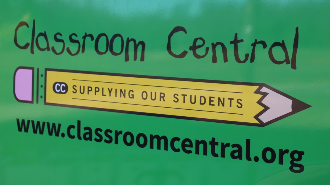 Classroom Central hosts first-ever drive-through shop | wcnc.com