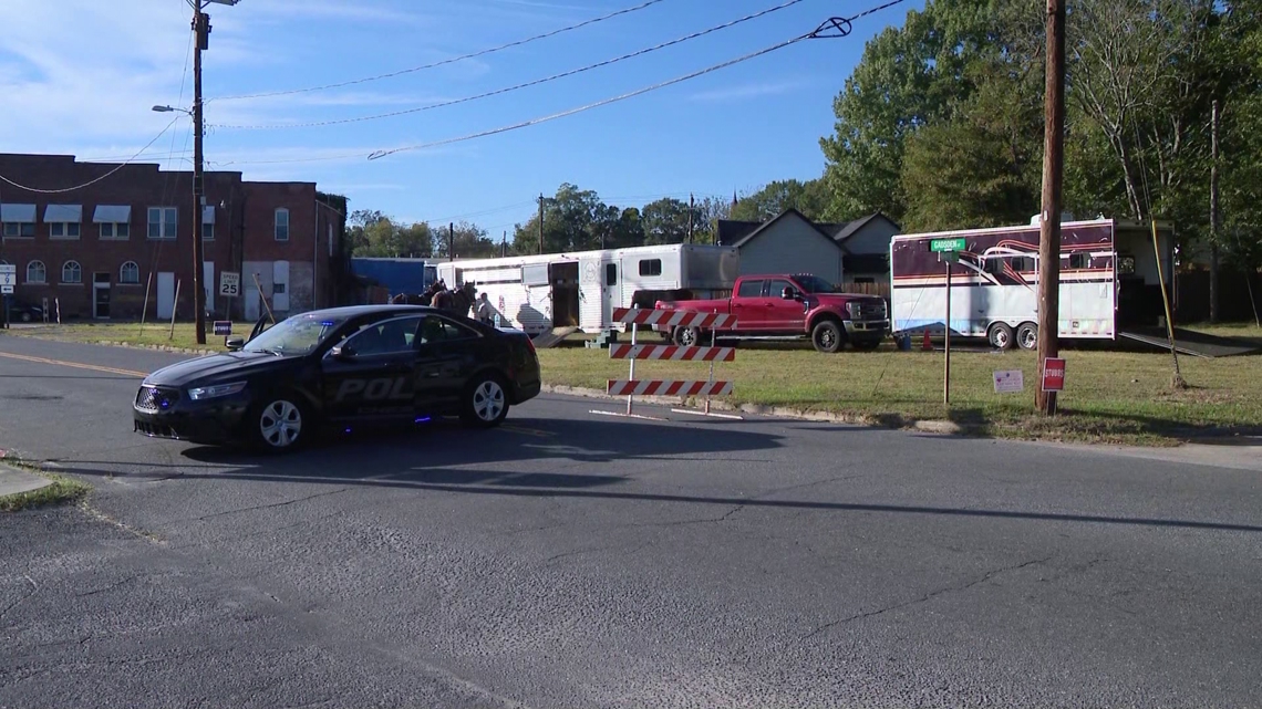 Manhunt for suspect in deadly Chester shooting | wcnc.com