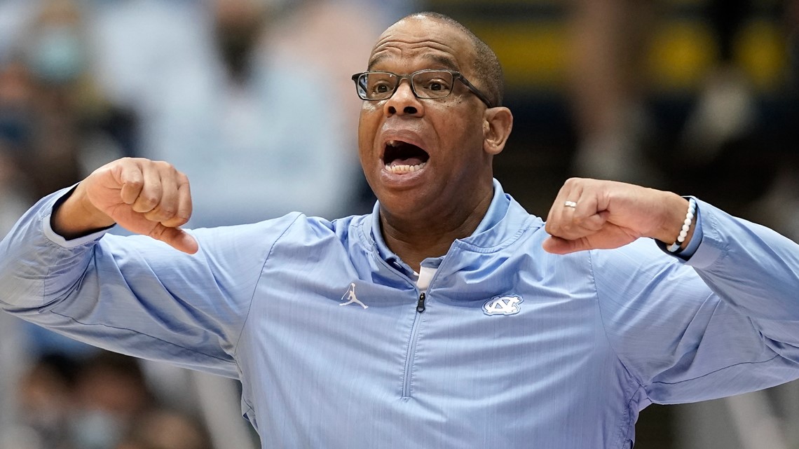 No. 19 UNC rolls past Loyola in Davis’ coaching debut | wcnc.com