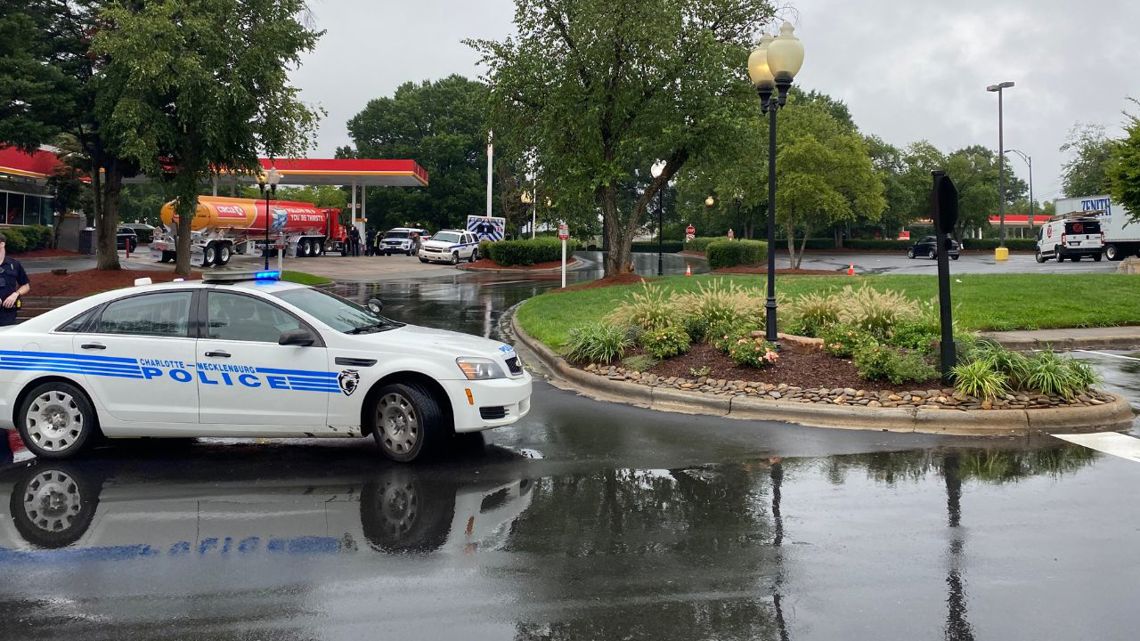 CMPD SWAT team responds to mental health crisis at Circle K | wcnc.com