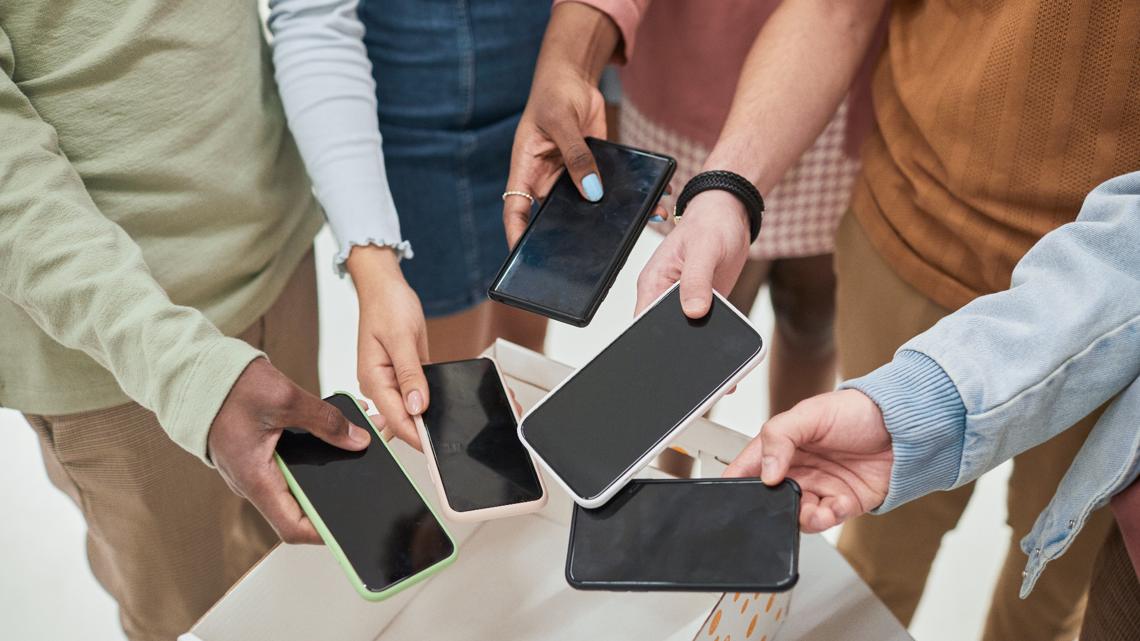 Cell phones banned in SC schools during class hours under new law ...