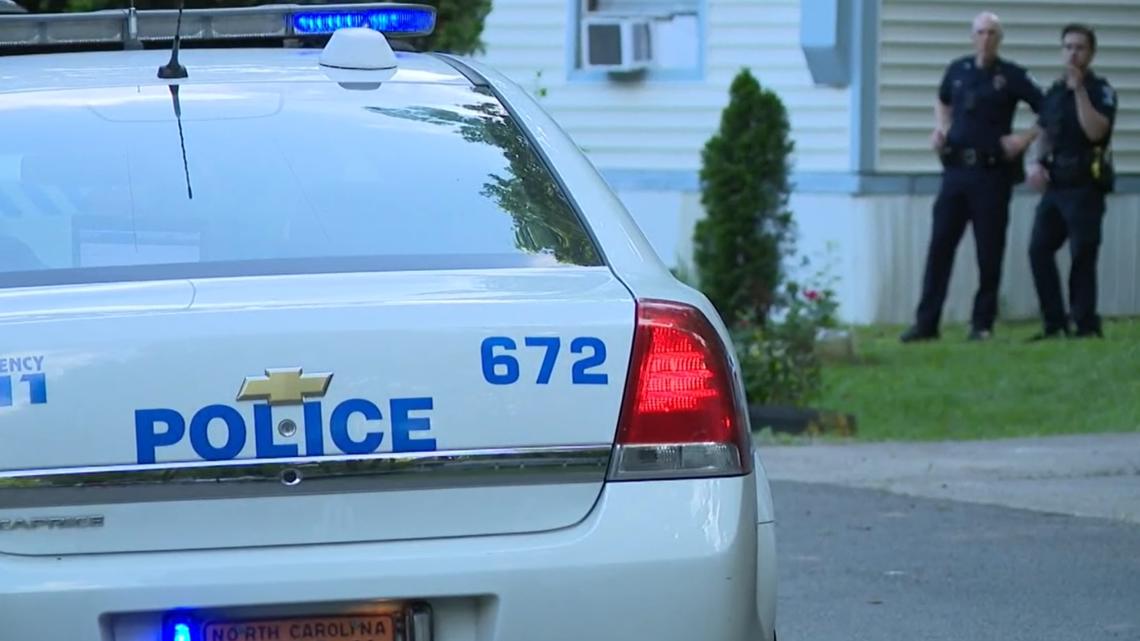2 teens seriously hurt after shots fired into southwest Charlotte home: CMPD | wcnc.com
