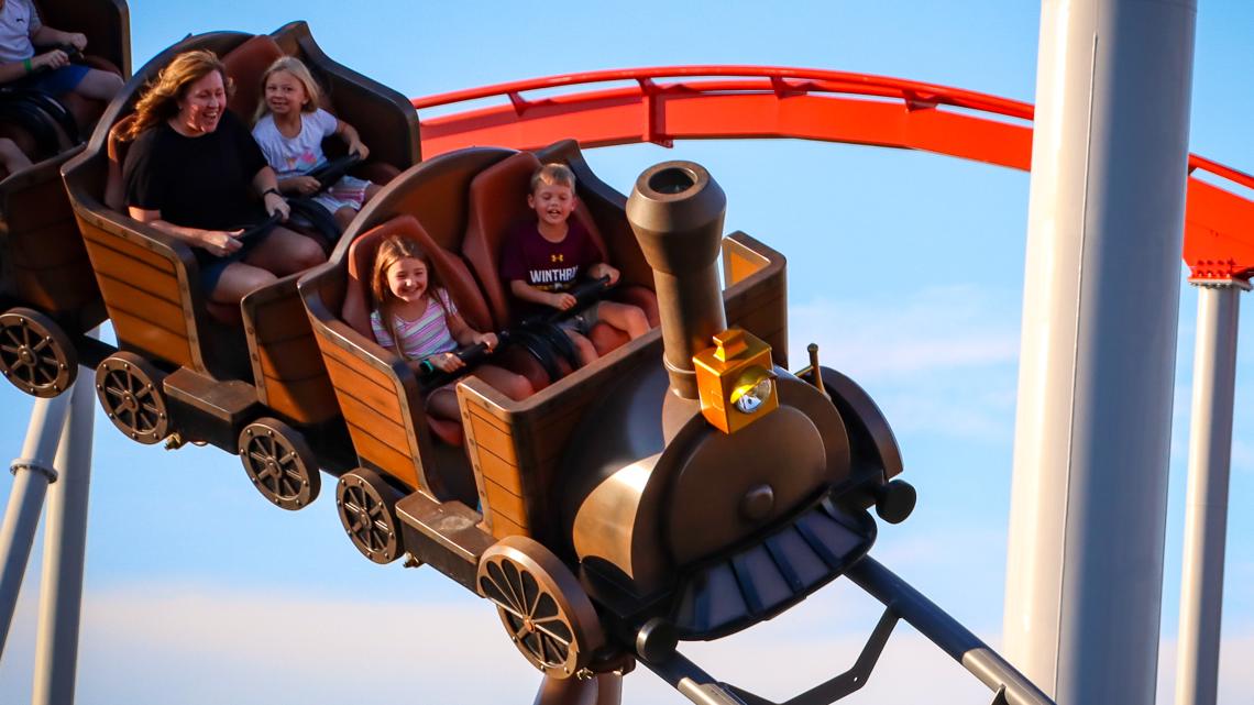 Carowinds introduces Snoopy's Racing Railway coaster | wcnc.com
