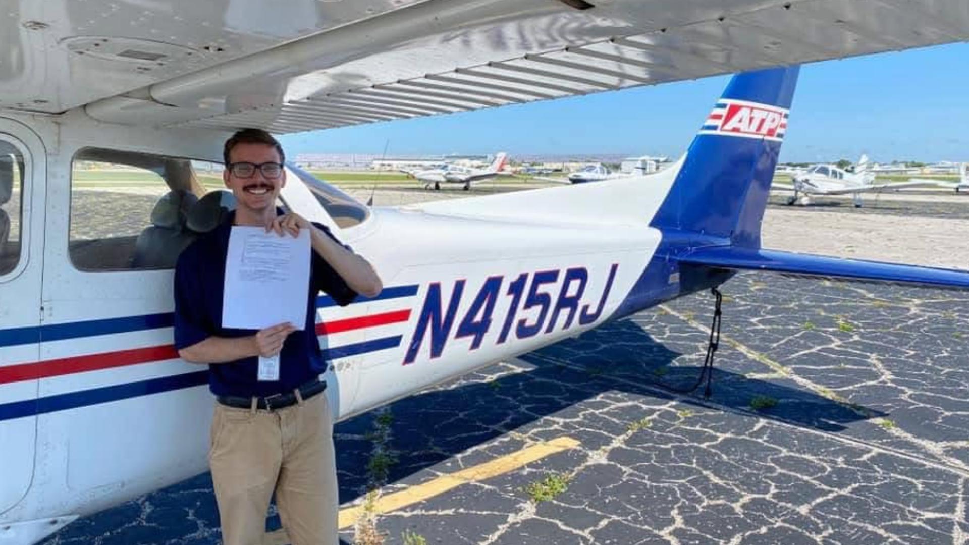 Charlotte-based pilot killed in American Airlines crash: Sam Lilley ...