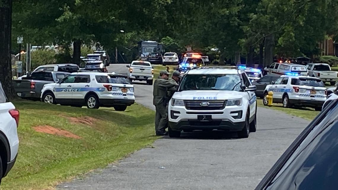 CMPD officer dies by suicide in Charlotte Monday | wcnc.com