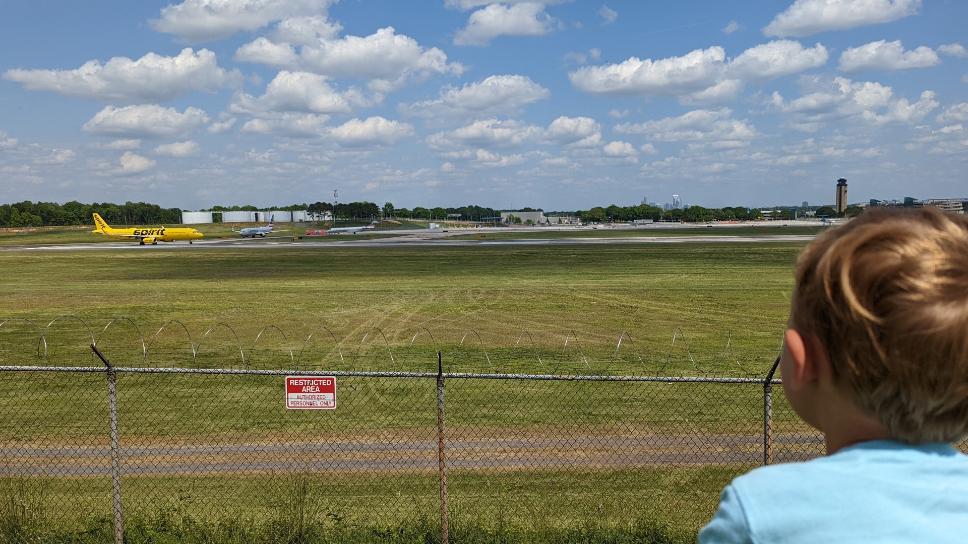 Charlotte airport overlook moving for new 10,000 foot runway | wcnc.com