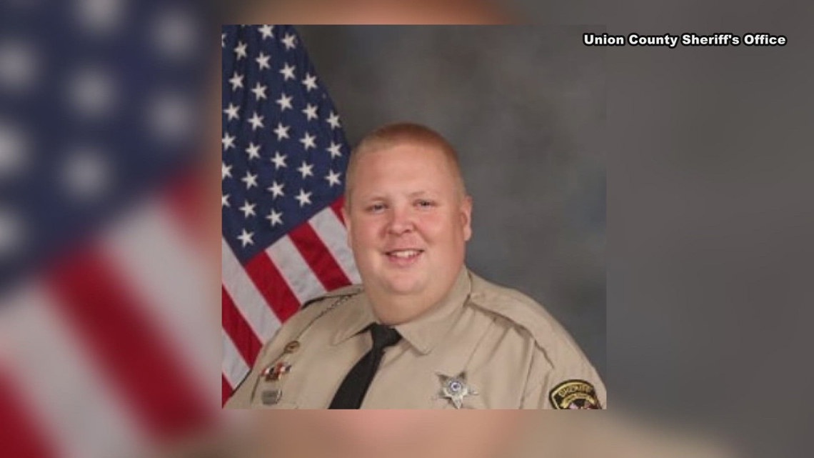 Union County deputy delivers lost packages door-to-door, in time for ...