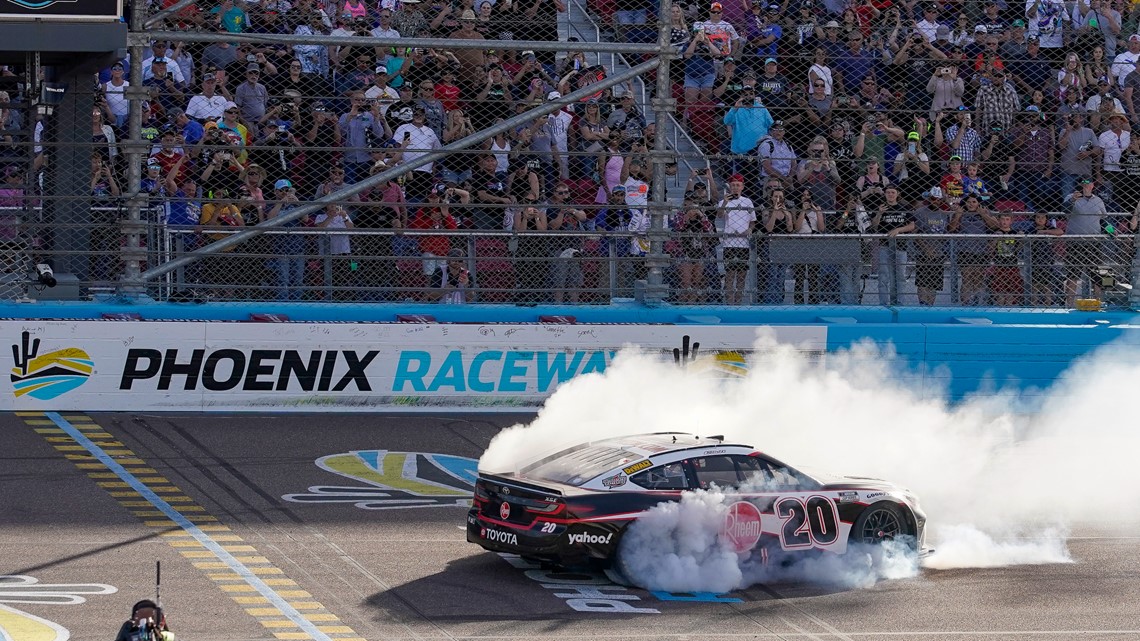 Christopher Bell cruises to win at Phoenix | NASCAR | wcnc.com