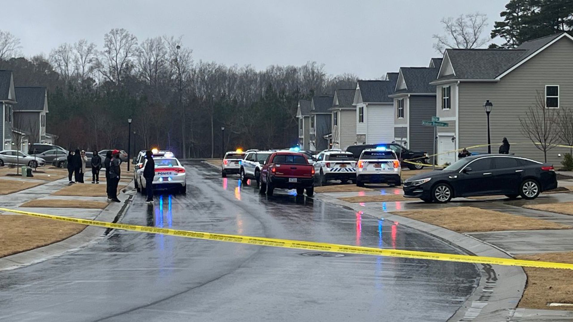 1 dead after shooting in northwest Charlotte: Medic | wcnc.com