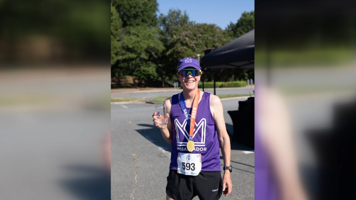 Cancer survivor Cliff Anderson runs Novant Health Marathon | wcnc.com