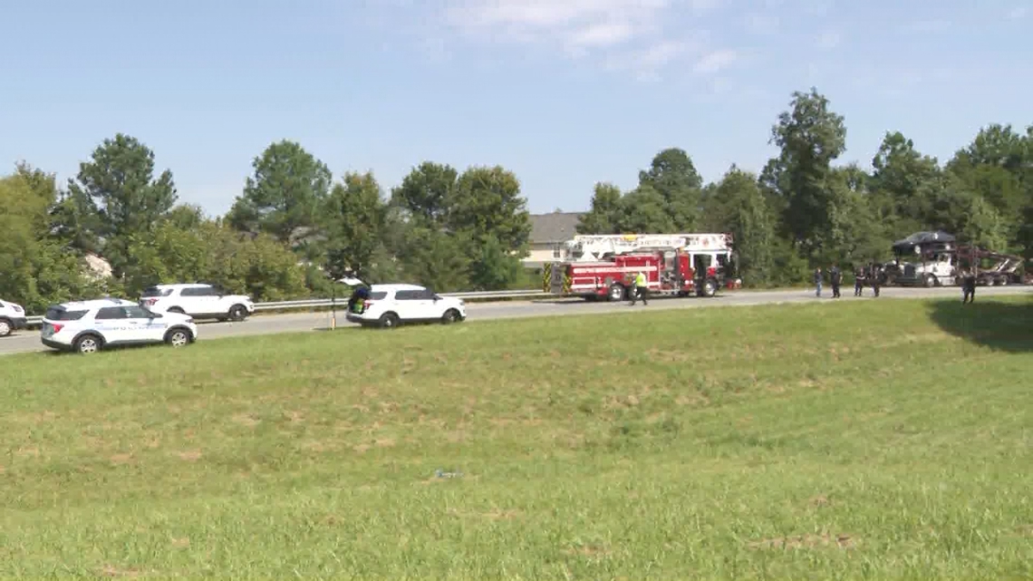Person killed, CMPD officers hurt in crash on I-485 | wcnc.com