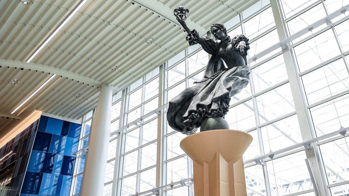 The history behind the Queen Charlotte statue at the CLT airport | wcnc.com