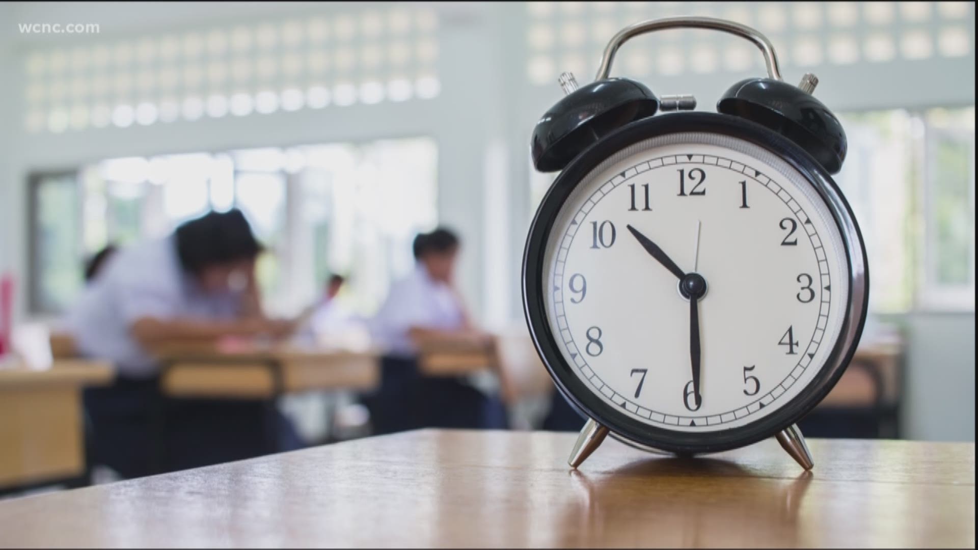 Should schools continue to teach kids how to tell time? | wcnc.com